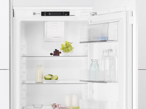 Integrated refrigerator | Electrolux