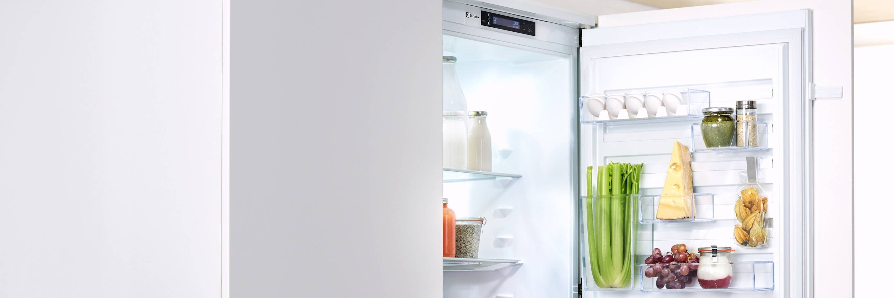 Integrated fridge freezer | Electrolux